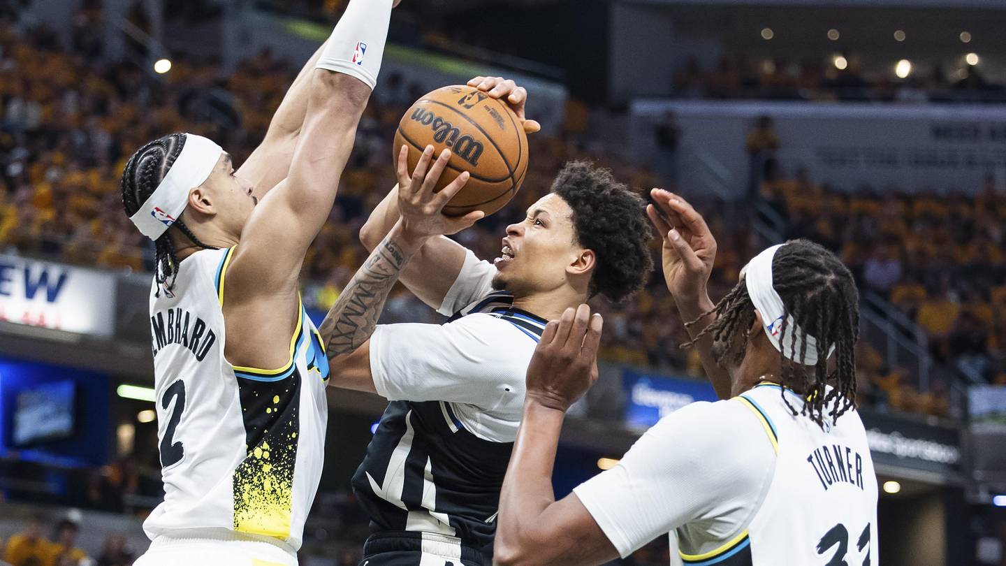 Lakers Reportedly Pursuing Young Guard Coming Off Career Season