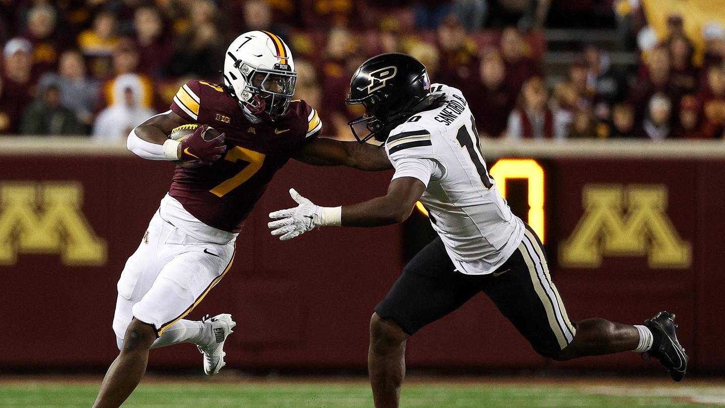 Gophers lose standout freshman running back to the transfer portal