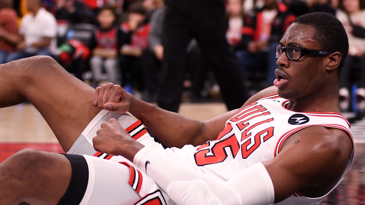 Bulls News: Humiliating loss, Jalen Smith injury update, Coby White's ...
