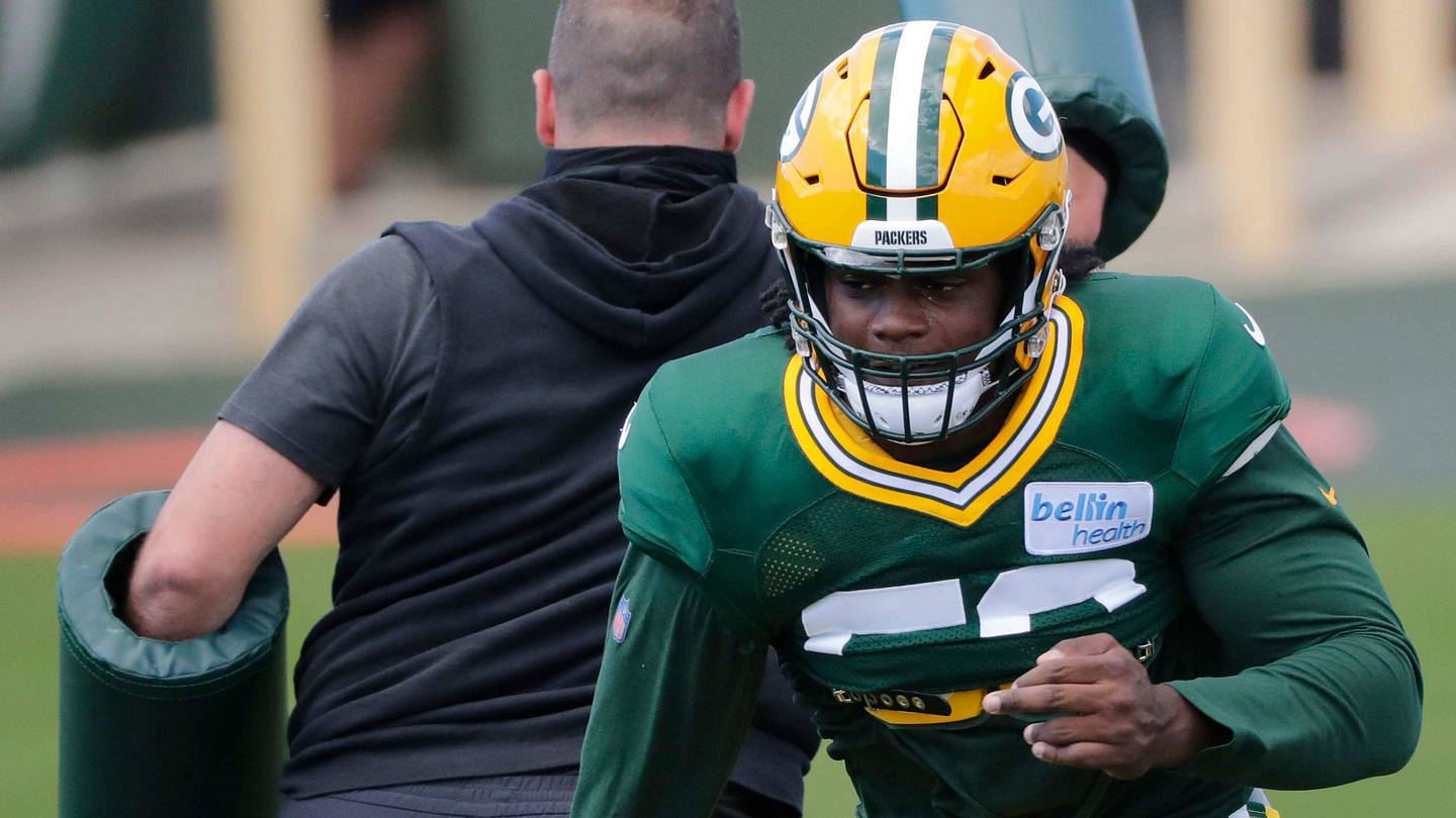 Bears respond to fans' call for edge-rushing help with signing former ...