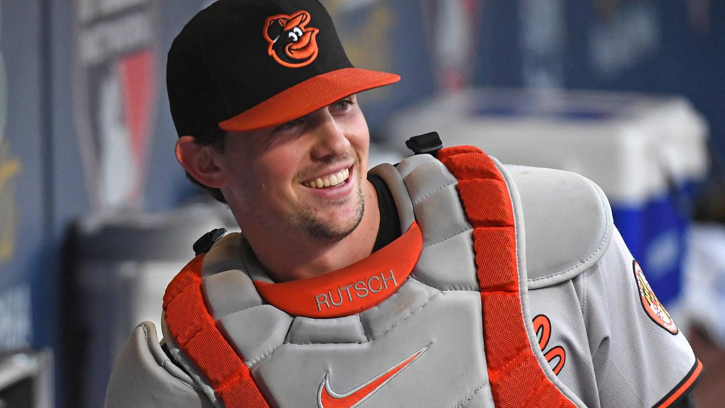 Orioles' star catcher returns from IL for final week of season