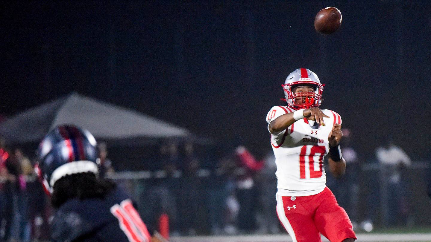 Oklahoma looks one step ahead in the race for its top 2027 QB target
