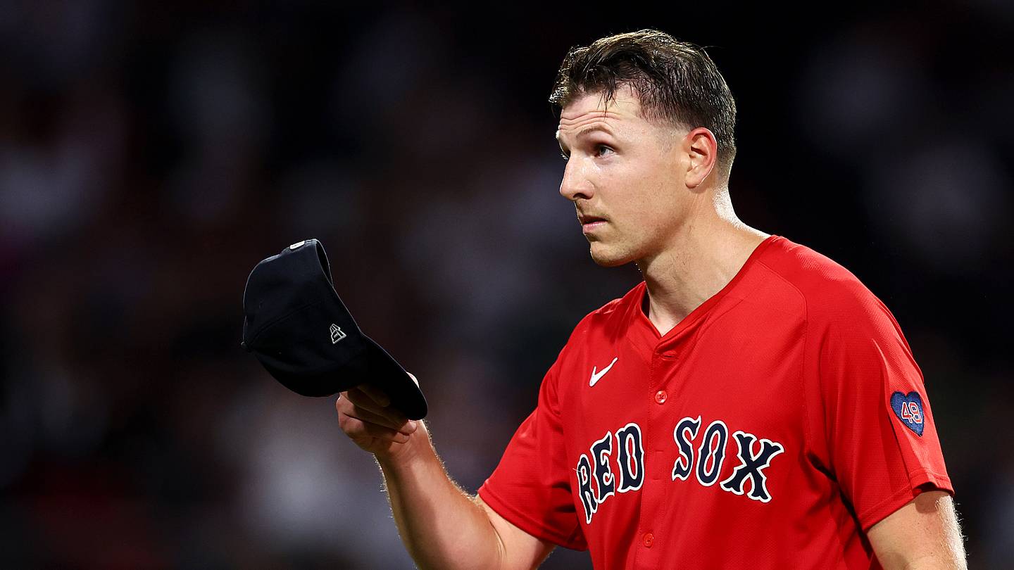 Padres sign free agent starter to four-year, $55 million contract