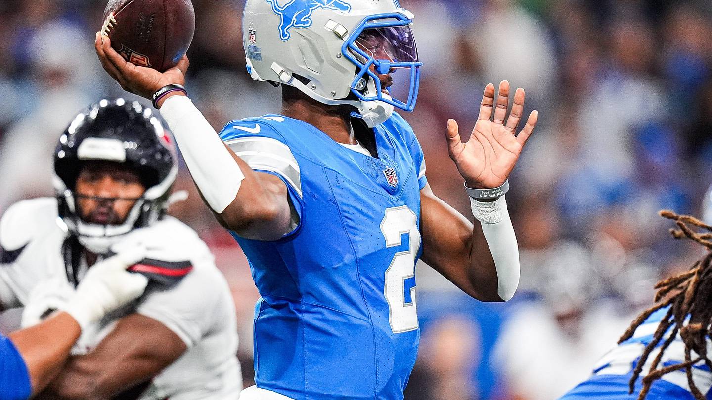 Former star Tennessee QB gets another chance in NFL