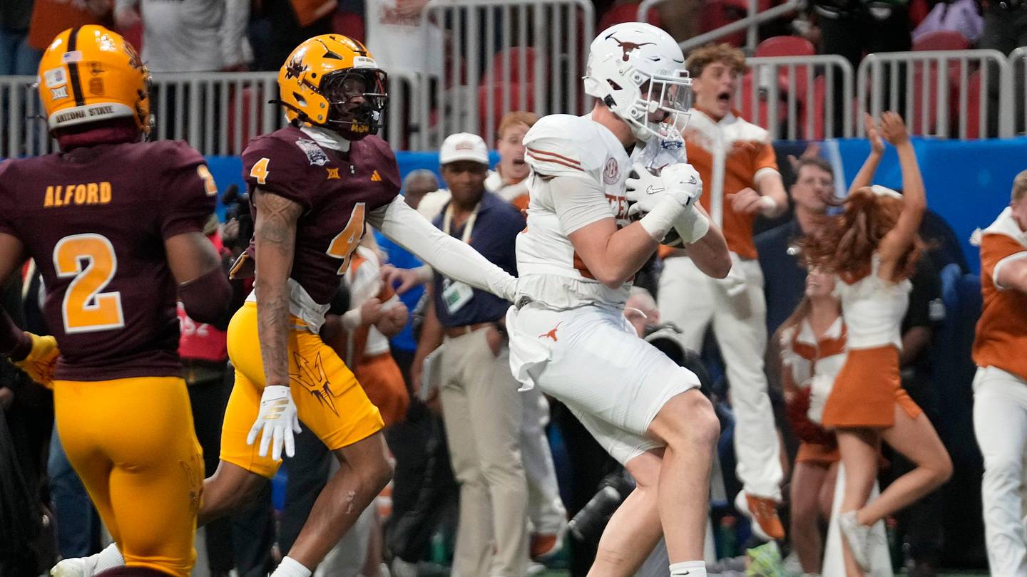 Texas' CFP Run Ends in Arlington: In-Game Live Updates
