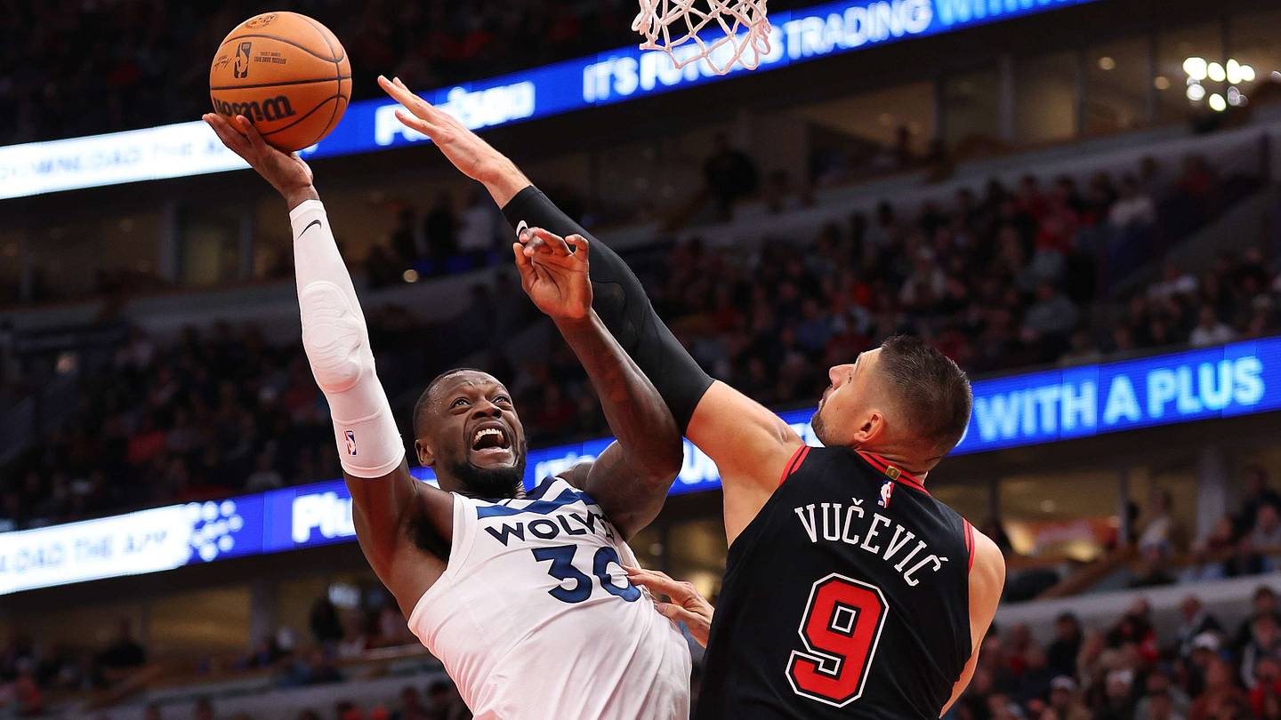 Bulls land regressing former star in egregious three-team mock trade ...