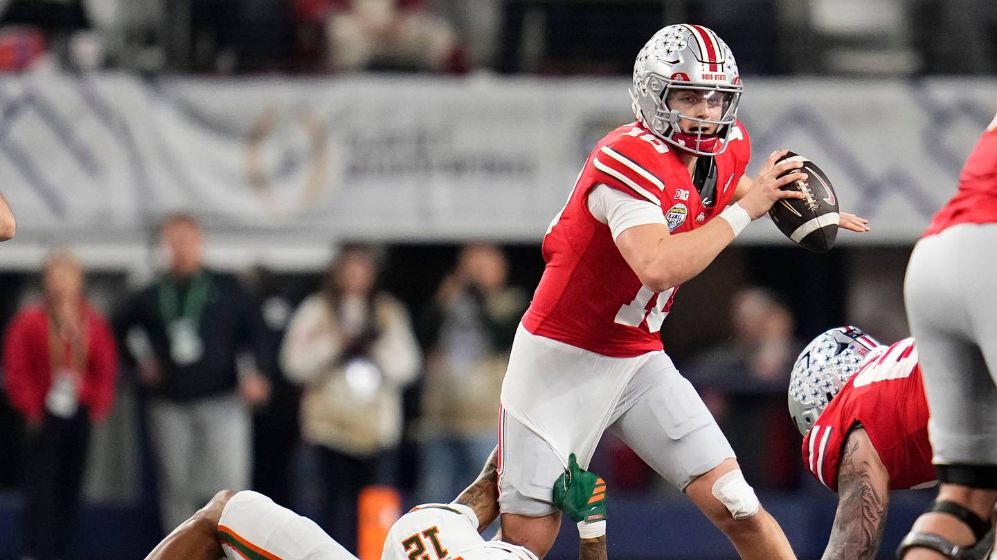 A.J. Hawk explains why Buckeyes fans shouldn't overreact to Miami loss