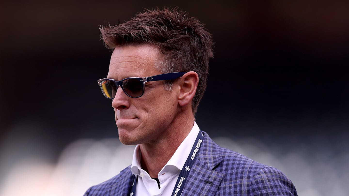 Mariners in awful position being left empty-handed after first baseman ...