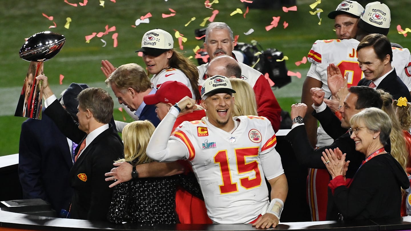What is Patrick Mahomes's career record in Super Bowls?
