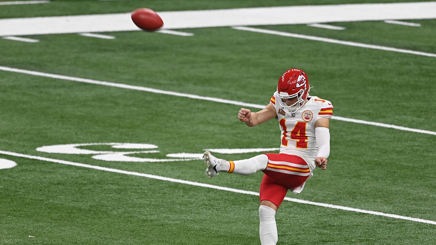 Chiefs choose to bring back punter Matt Araiza for second season
