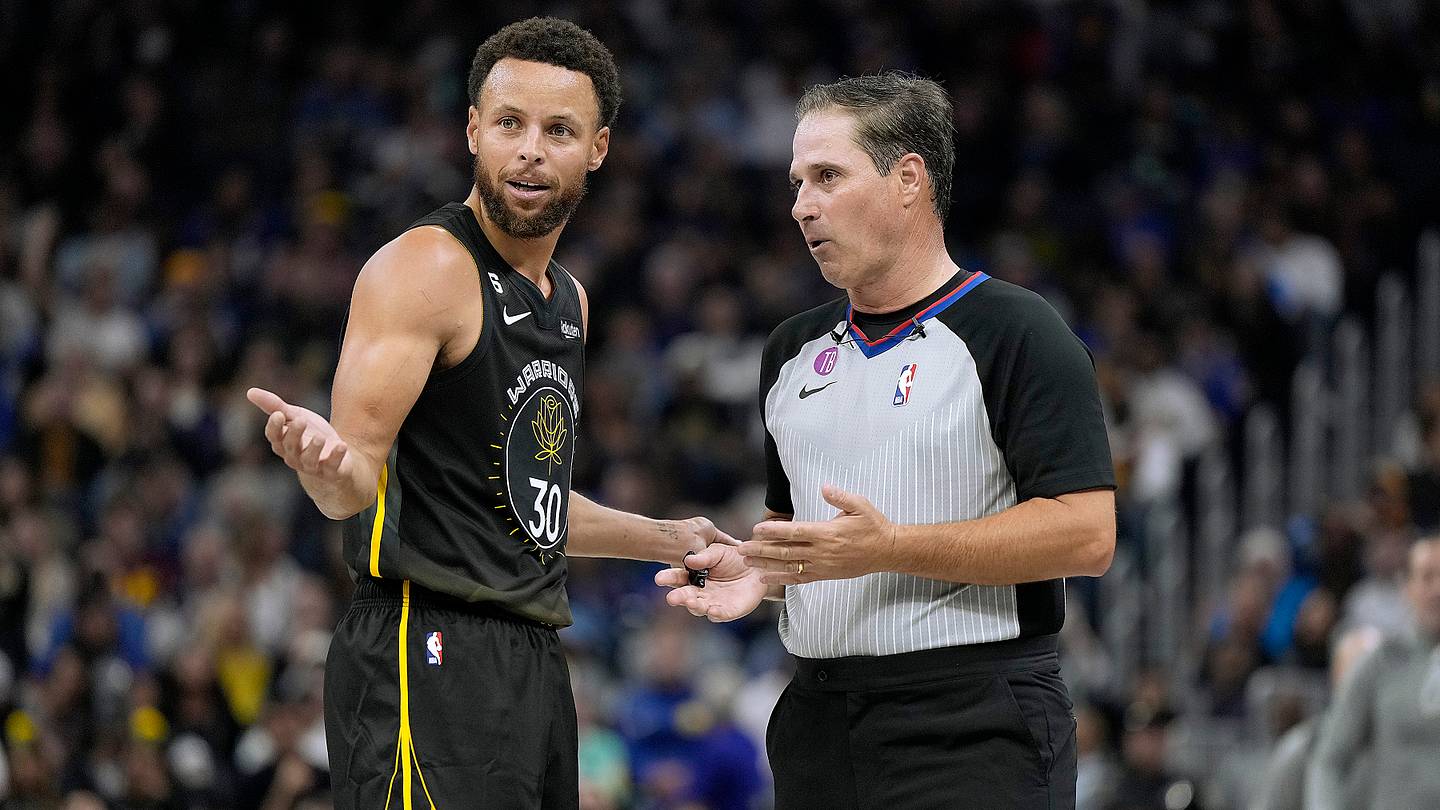 Stephen Curry rolls his eyes at absurd and unnecessary NBA rule change