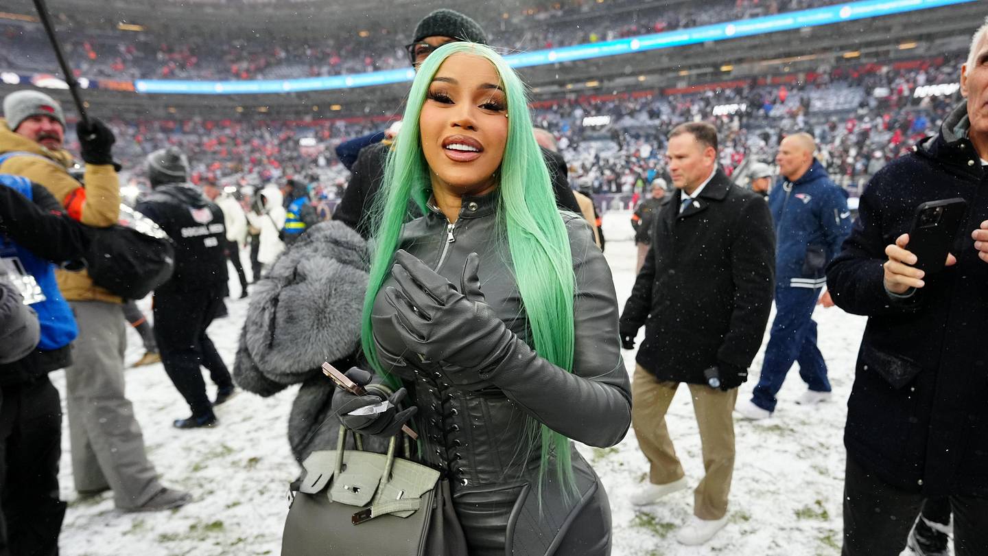 Cardi B claps back at BIA while still defending her baby daddy