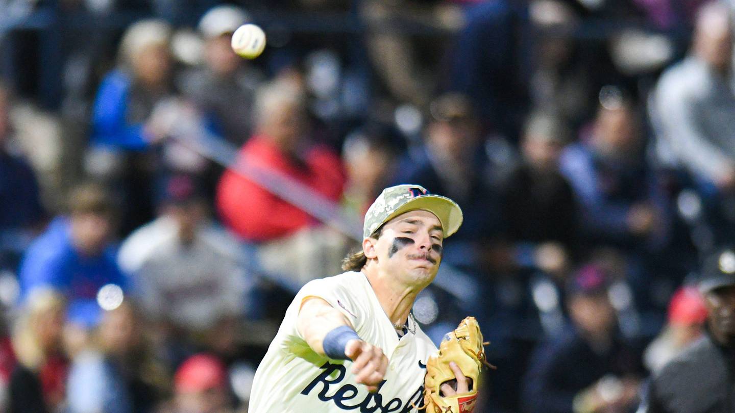 Former Rebels Andrew Fischer, Liam Doyle Announce Commitment to Tennessee