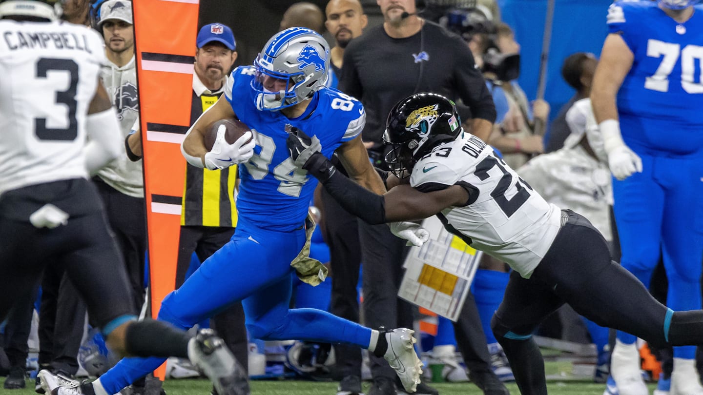 Lions Sign Replacement for 2 Disappointing Vets After Poor Preseason Debuts