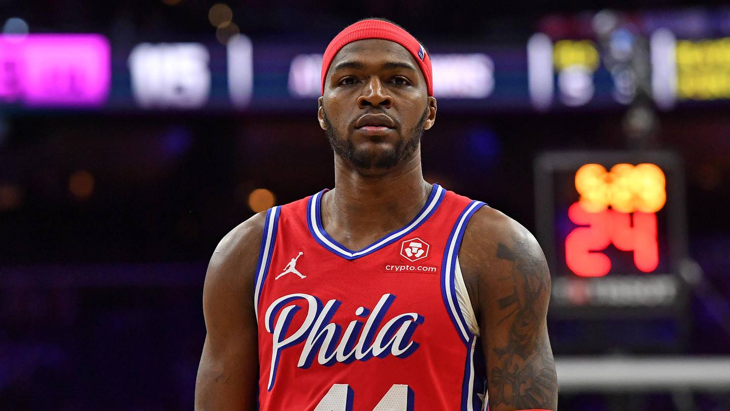 Beloved 76ers big man is struggling to leave his mark in new NBA home