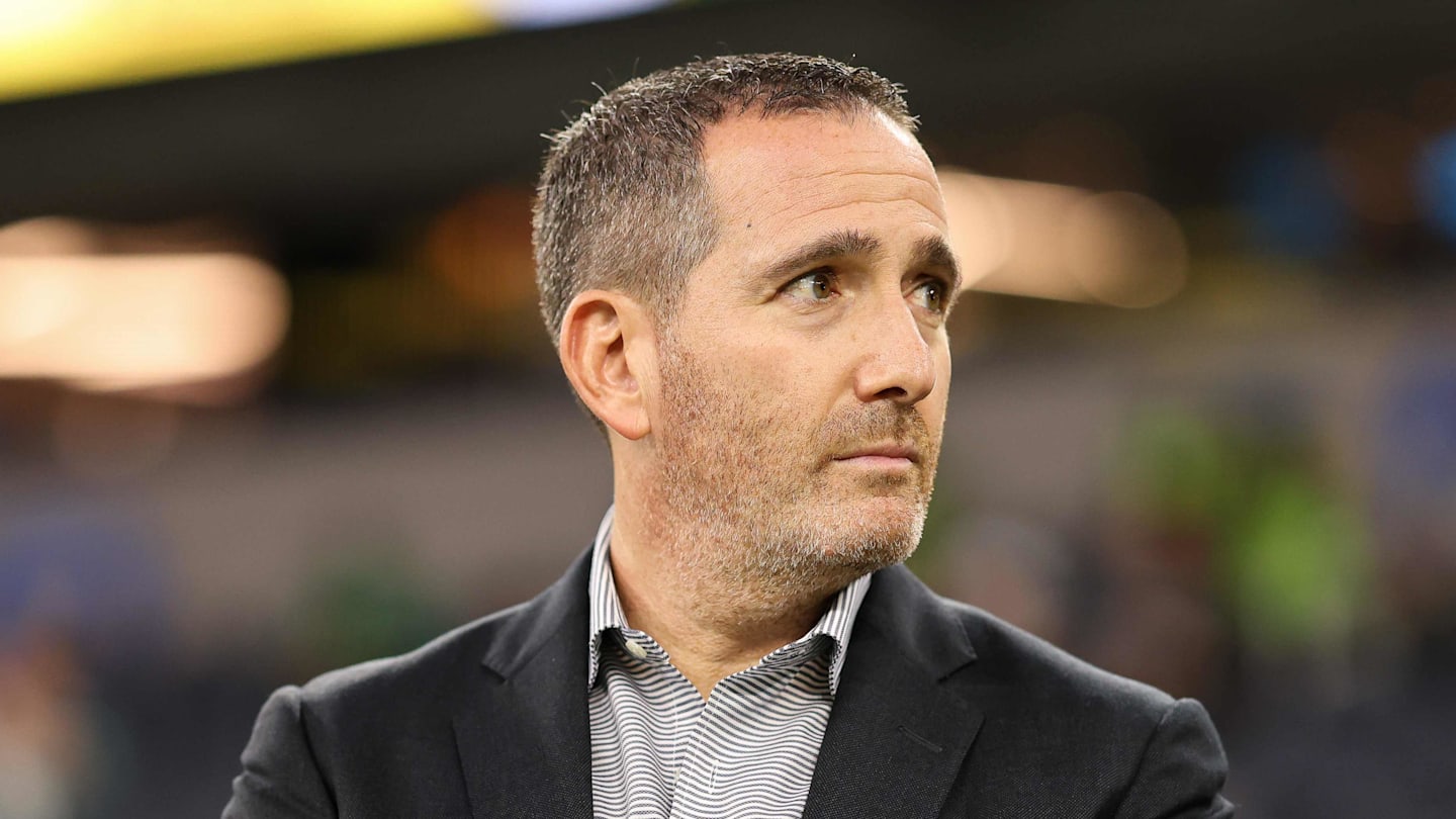 Eagles waste no time making flurry of signings after end of 2025 NFL season