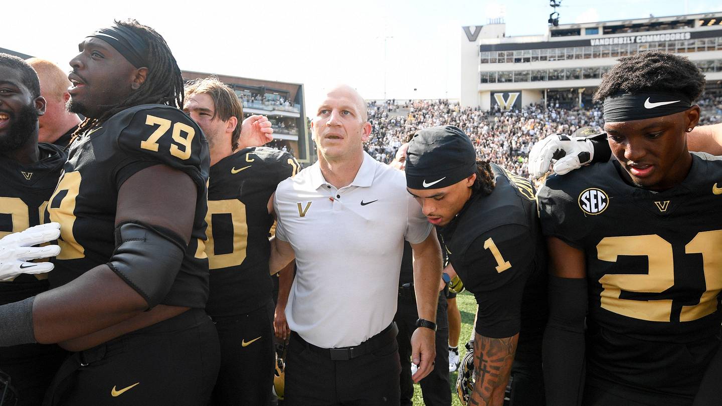 Live Blog: No. 10 Vanderbilt Football vs. No. 15 Missouri