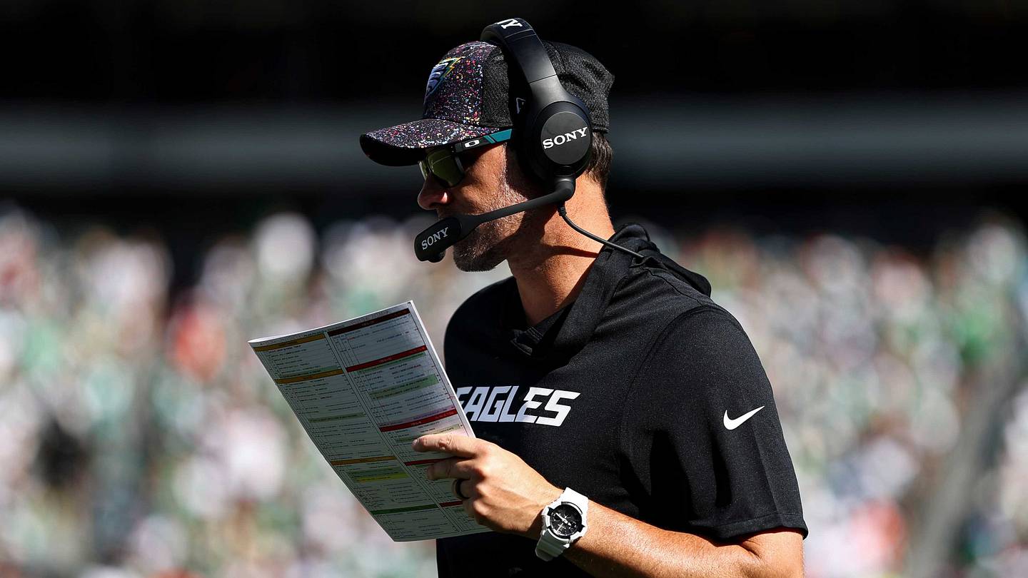 Eagles fans call BS on Kevin Patullo's laughable response with play calling