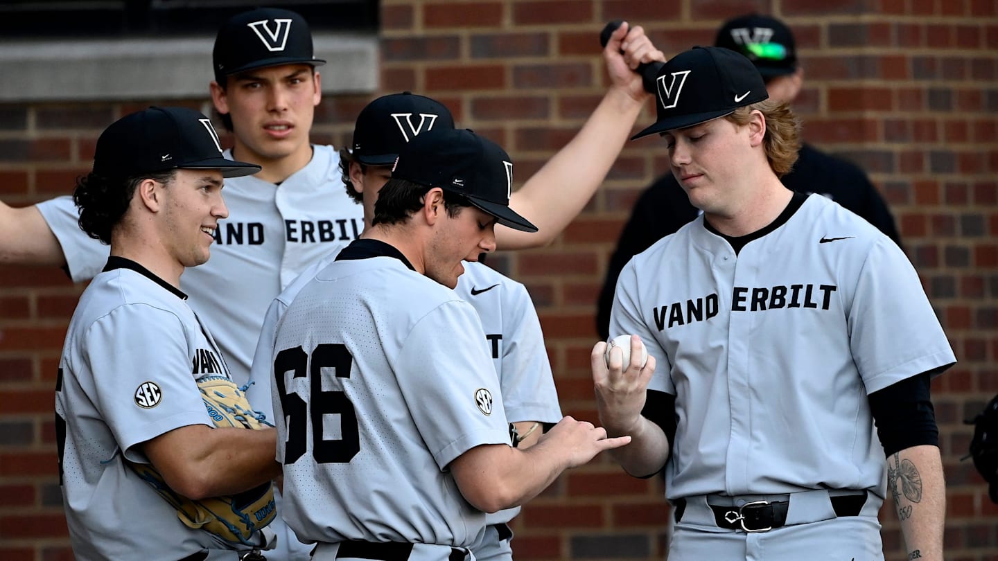 Live Updates: No. 23 Vanderbilt at Florida, Game One