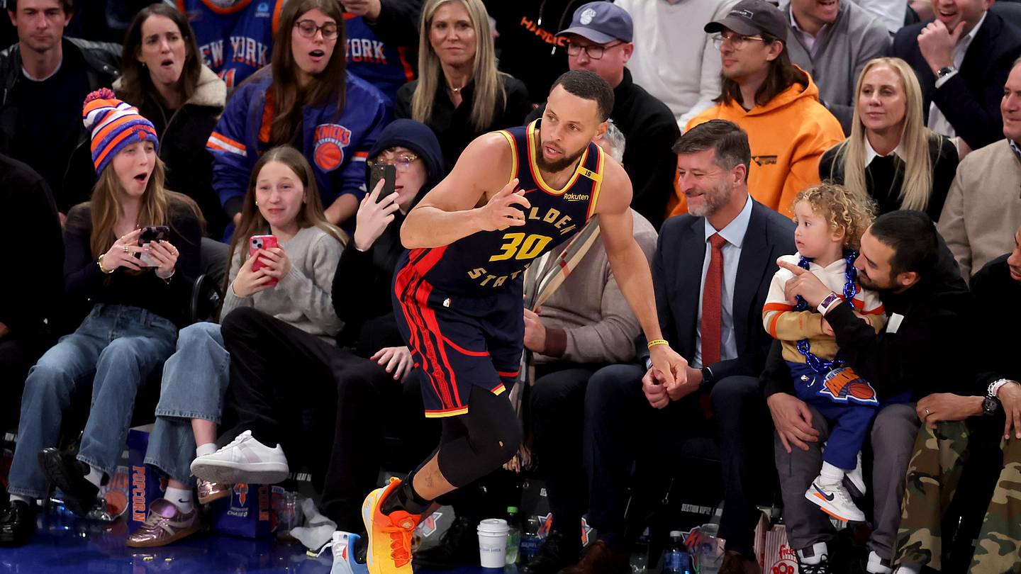 Steph Curry Holds Crazy Stat Over Knicks