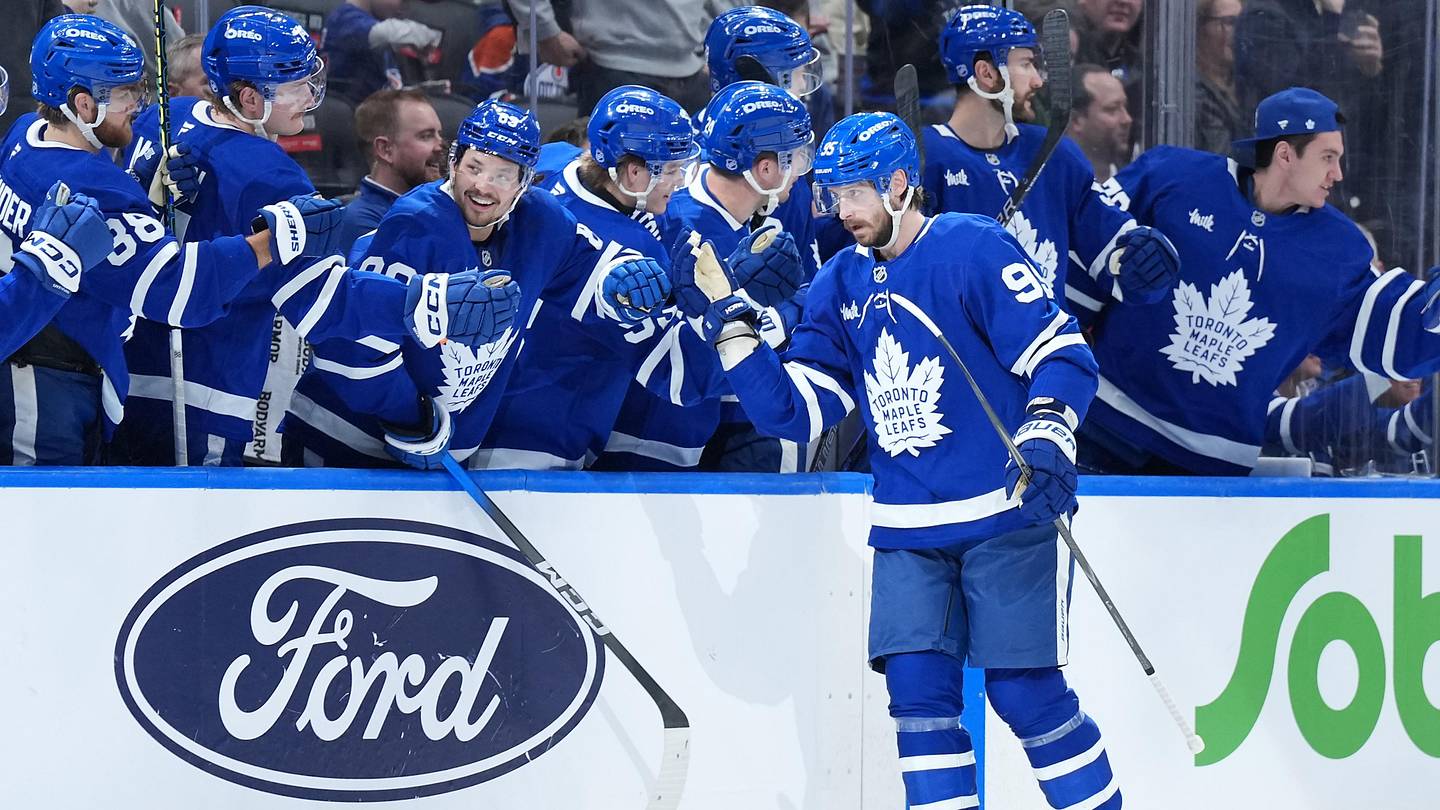 Oilers targeting Leafs defenseman in latest trade rumours