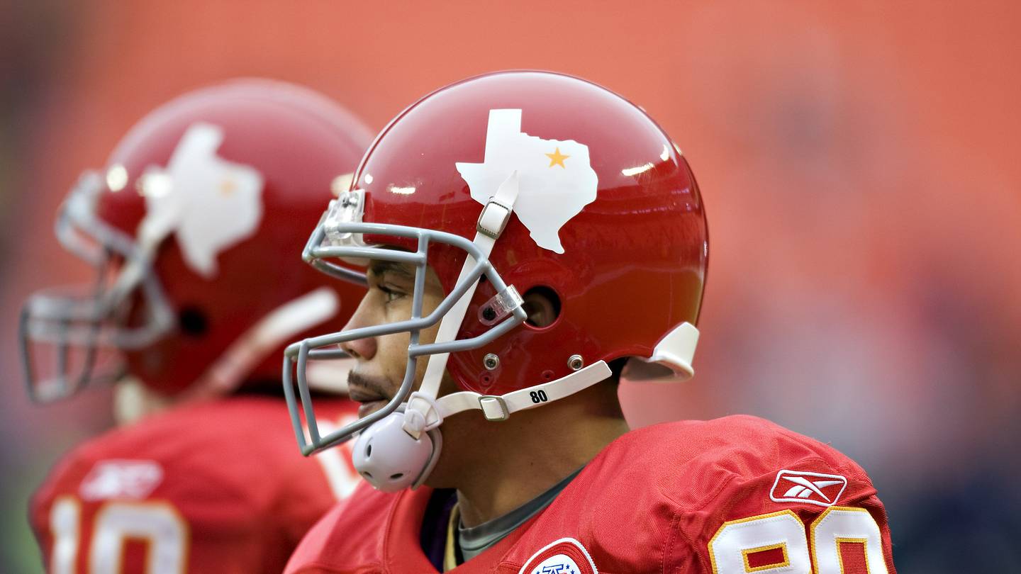 Are the Kansas City Chiefs ready for an alternate helmet design?