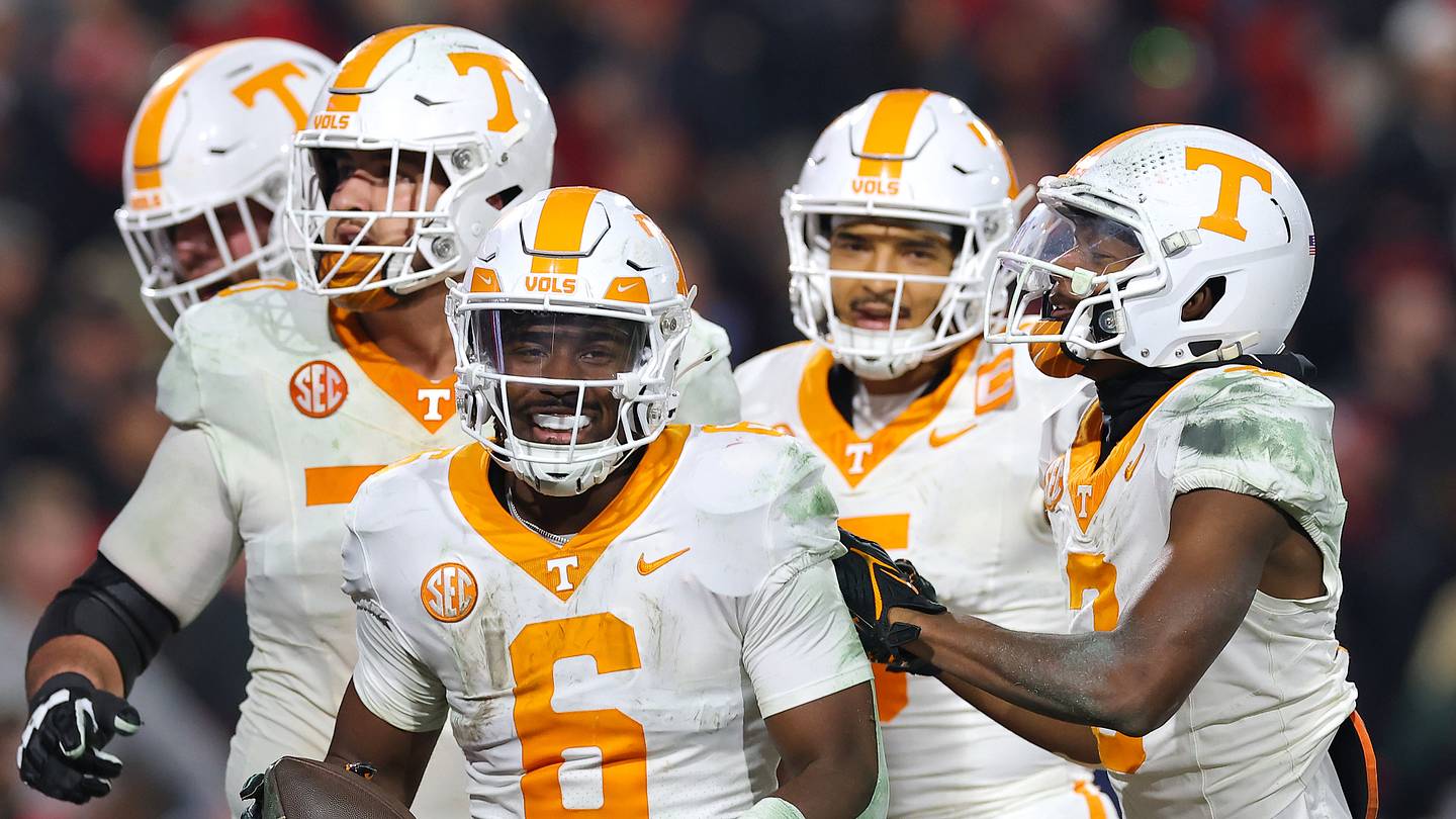 Faizon Brandon sends strong message to No. 1 WR Tristen Keys in ...