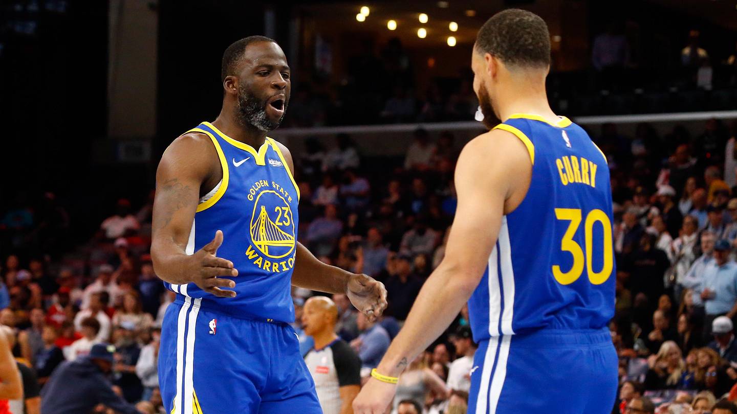 Steph Curry Had Very Nice Way of Telling Draymond Green Not to Shoot ...