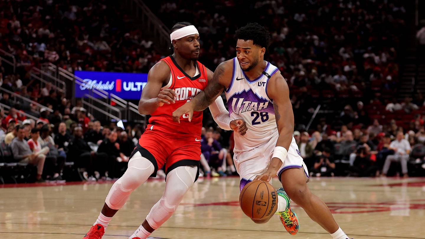 Houston Rockets Bench Shows up Big in Win Over the Phoenix Suns