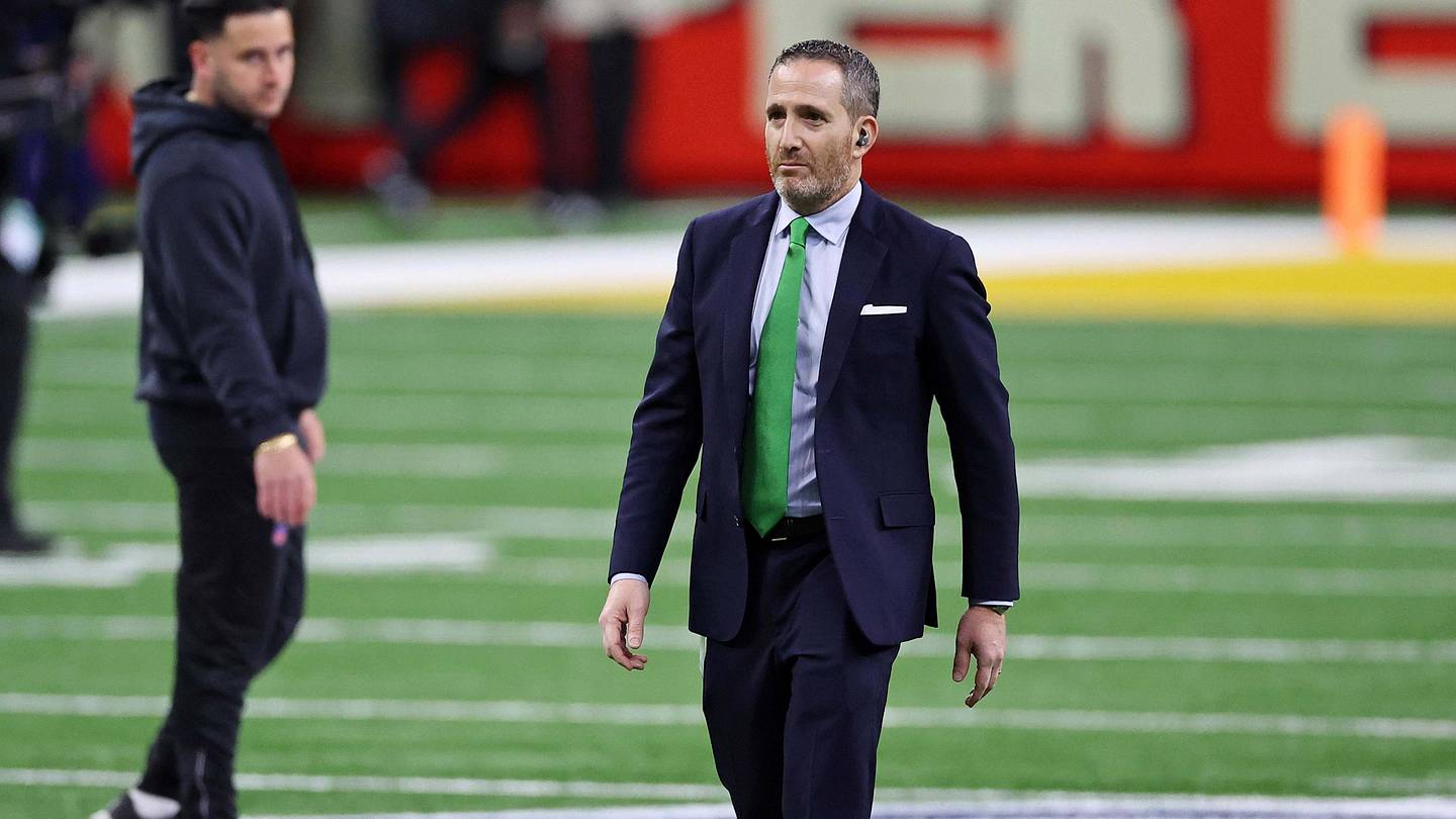 Cowboys' laughable contract extension keeps proving Howie Roseman's genius