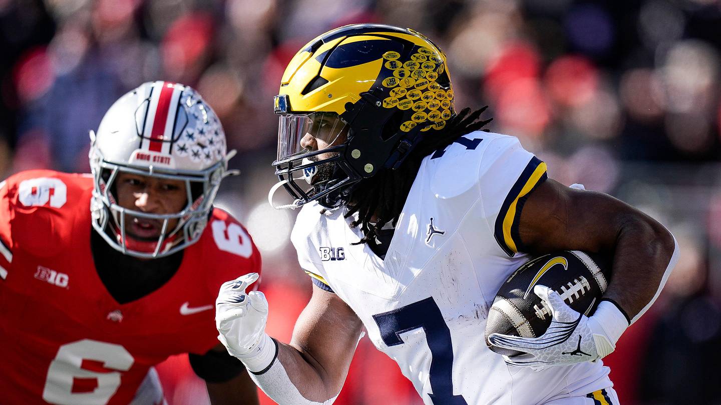 WATCH: Michigan football RB Donovan Edwards runs impressive 40-yard ...