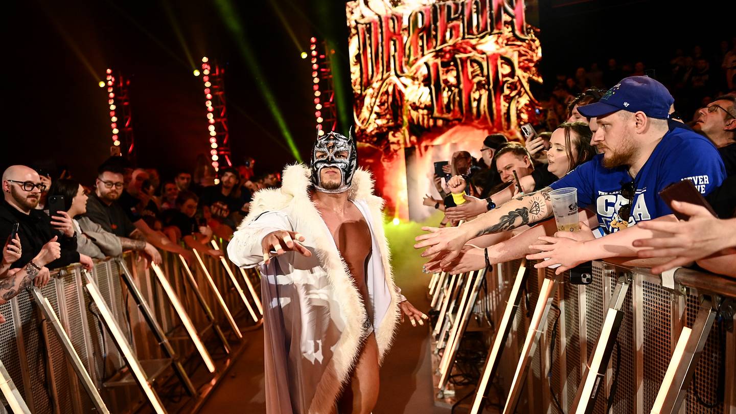 WWE is wasting Dragon Lee