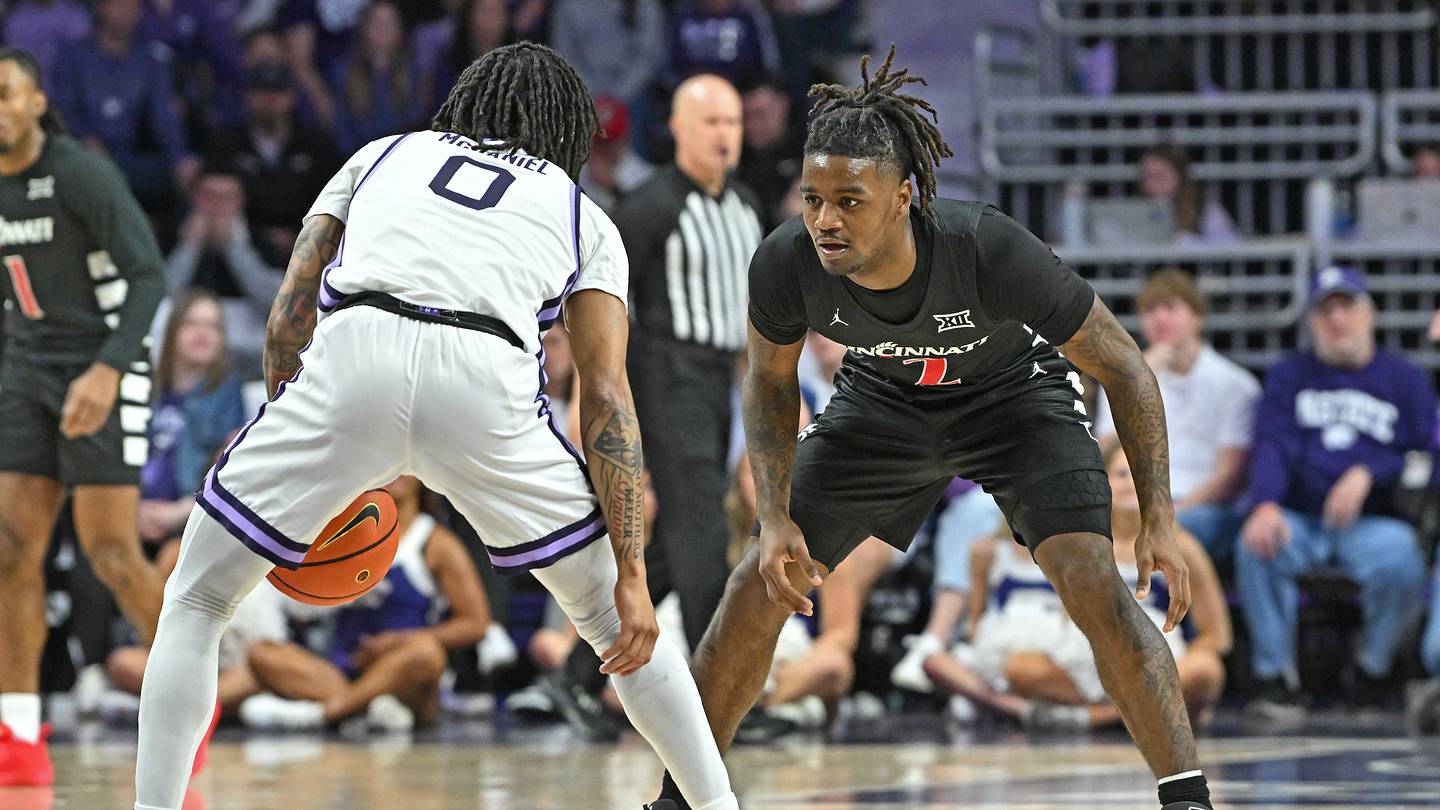 Cincinnati Bearcats fill final roster spot after departure of Jizzle James