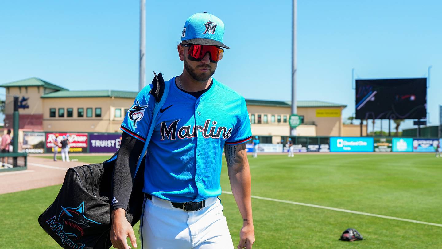 2025 MLB season predictions also involving the Marlins