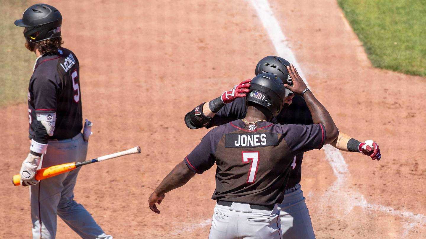 Live Scores and Updates: Gamecocks Take on 13 Clemson on the Road