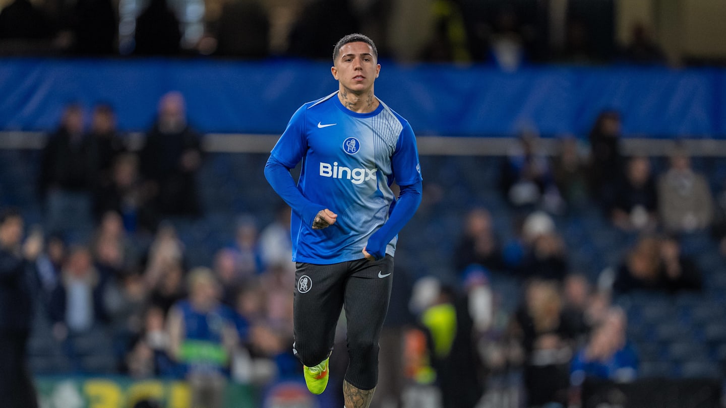 Enzo Fernandez & several Chelsea internationals spotted in training for Burnley trip