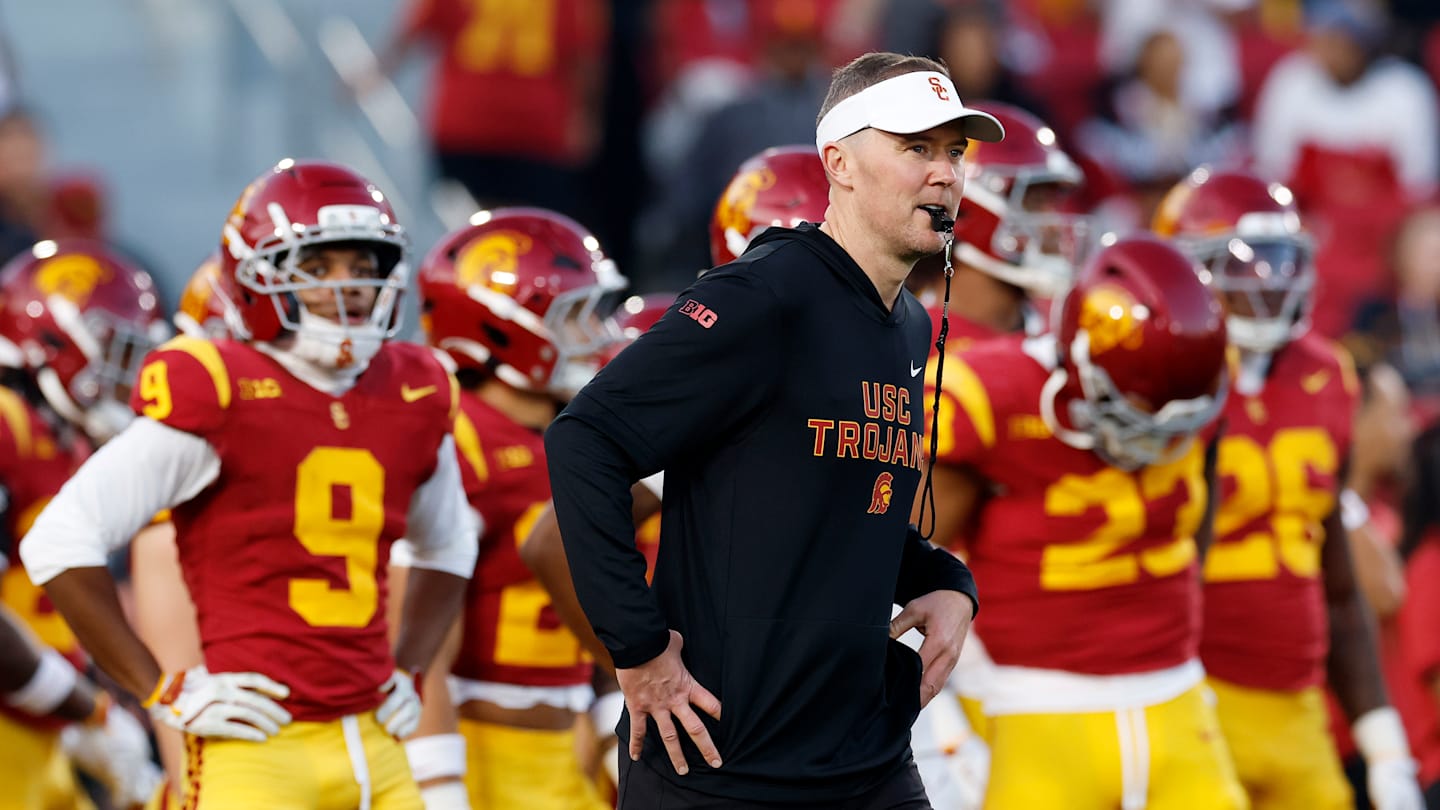 USC moves up in CFP rankings on eve of the Early Signing Period