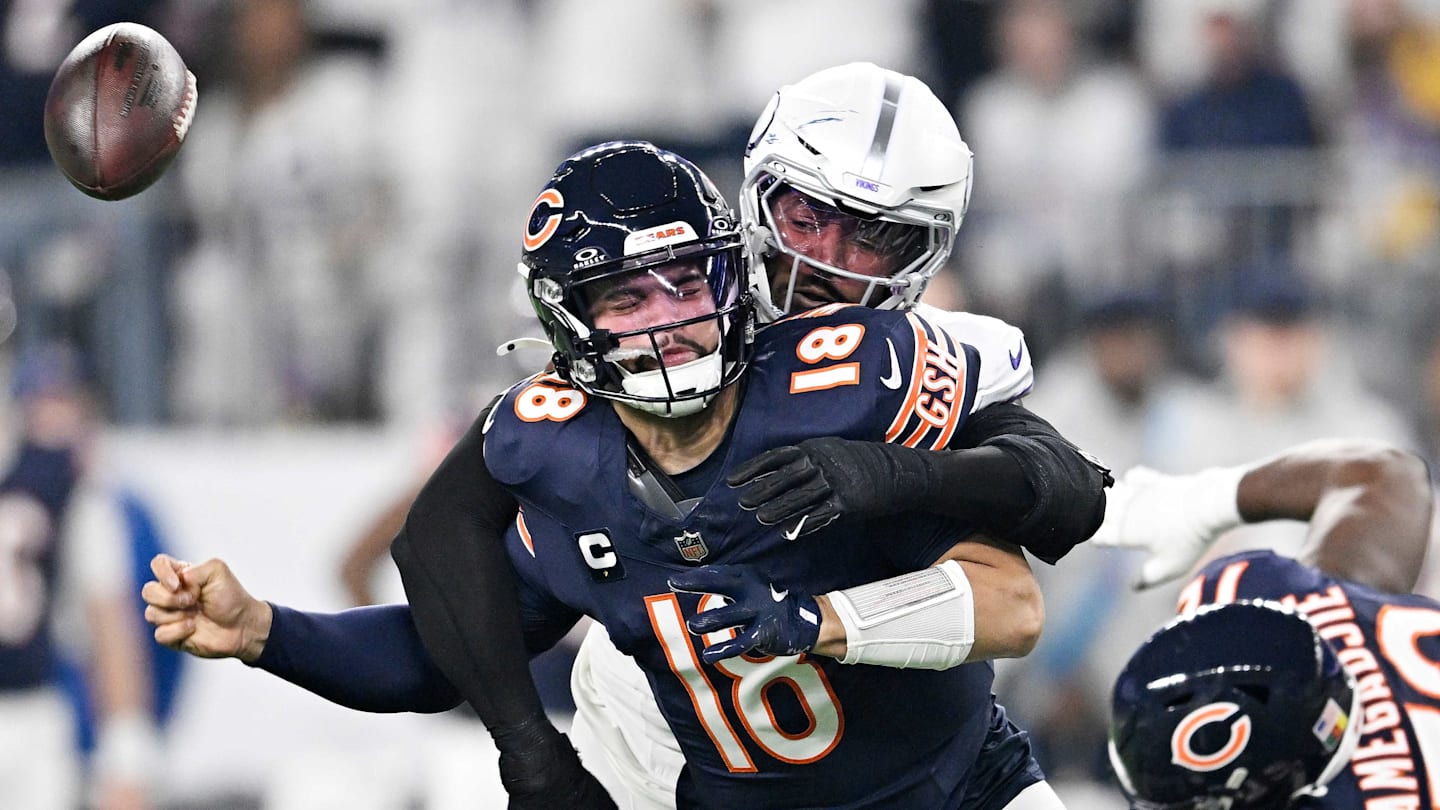 Peyton Manning doesn't hold back criticism of Bears handling of Caleb Williams