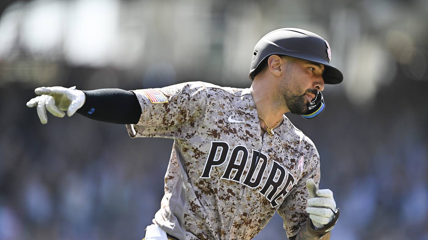 Padres Manager Sent Message to Nick Castellanos About His Roster Spot ...