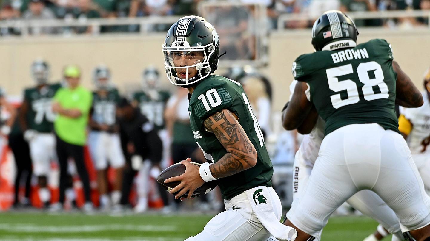 Michigan fans mercilessly troll Michigan State struggles in opener ...