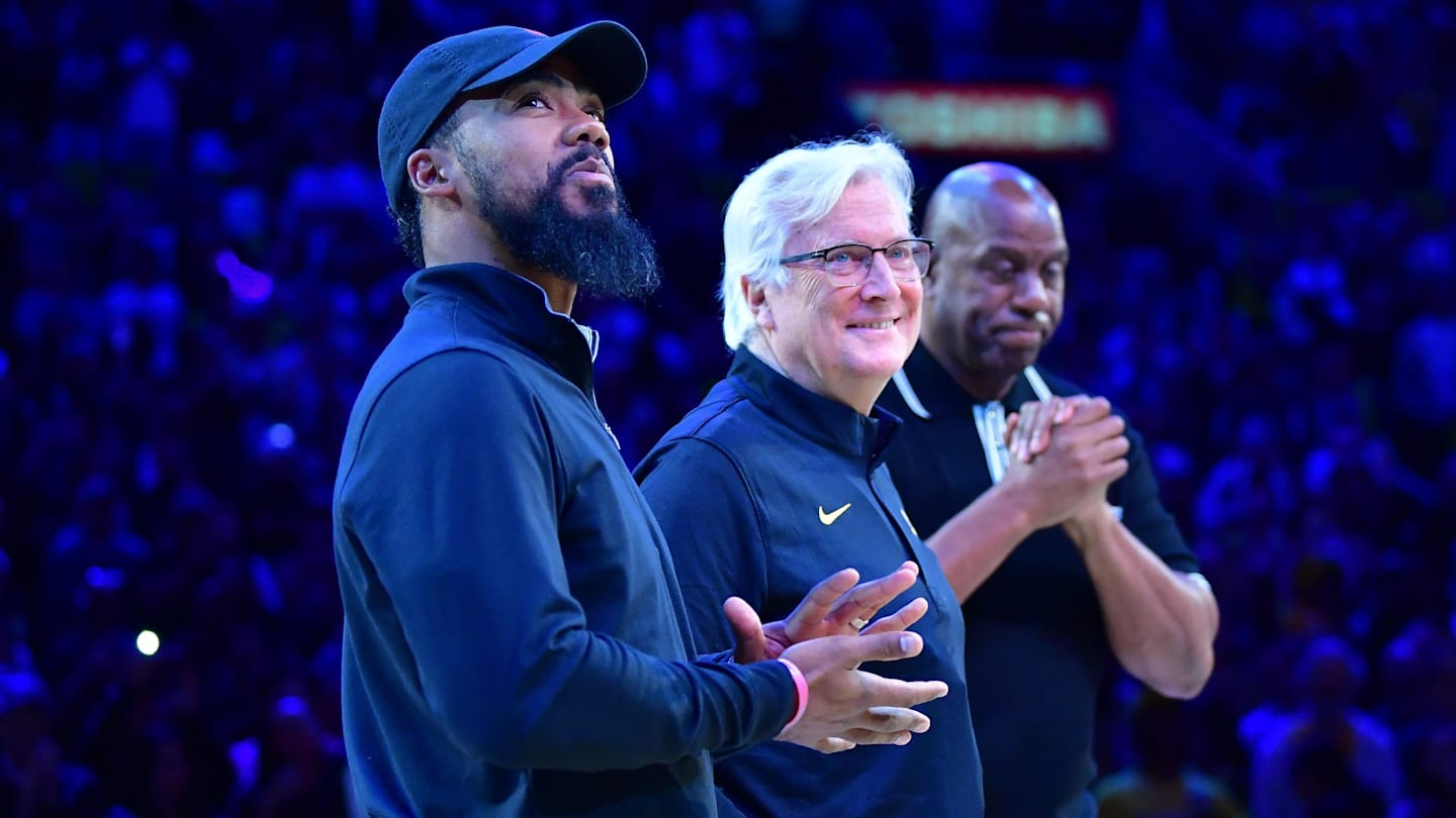 Ex-Lakers Exec Jesse Buss Makes Surprise Prediction for LA Under New ...