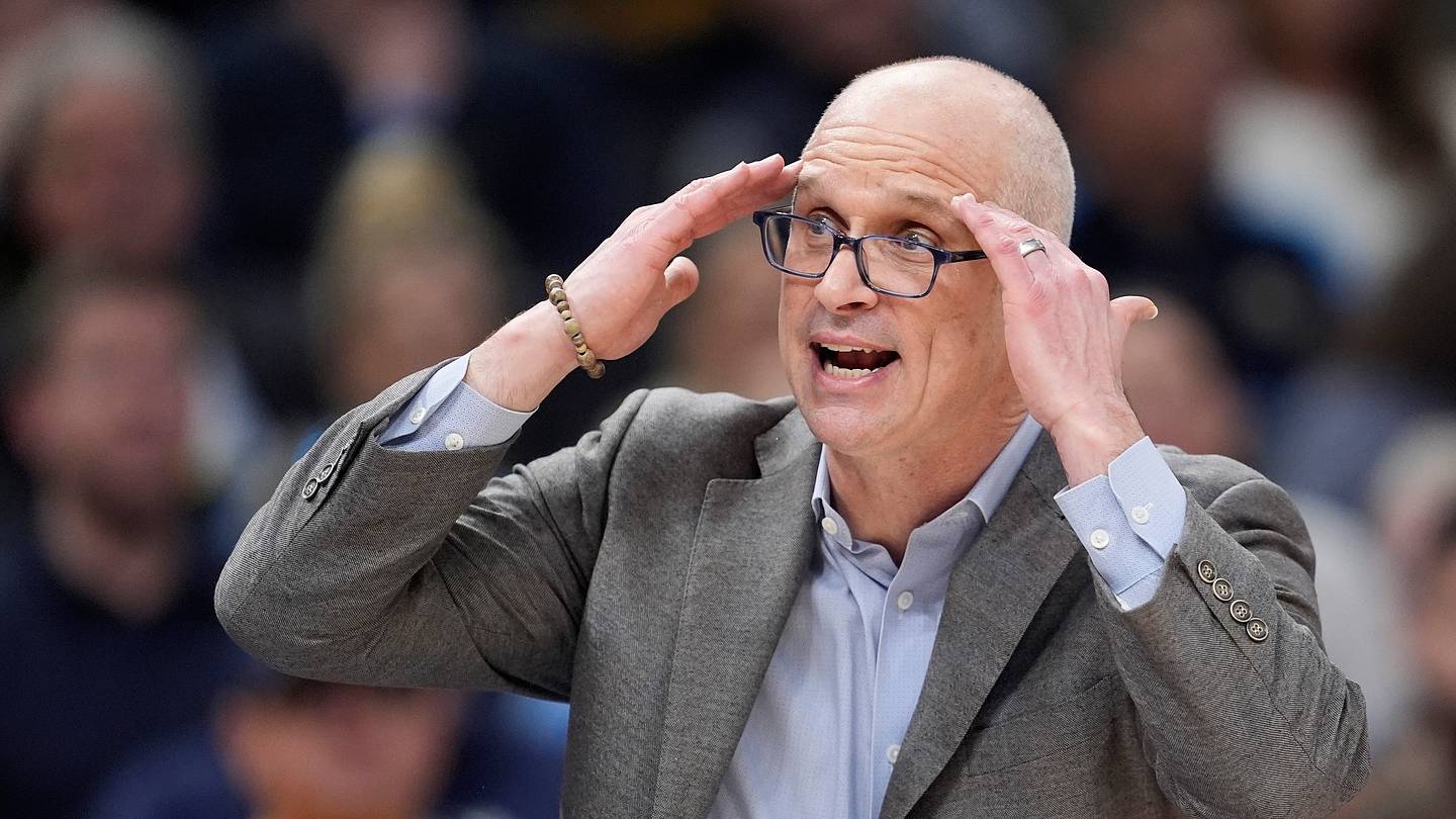 Dan Hurley's worst tendencies on display for UConn just weeks ahead of ...