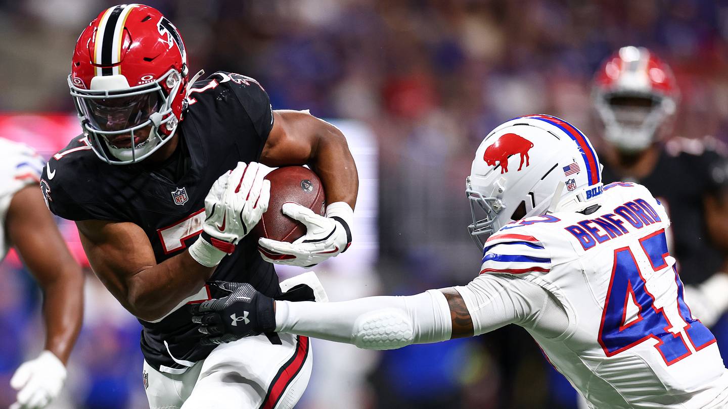 Bijan Robinson's Offensive Player of the Year campaign just resurfaced ...