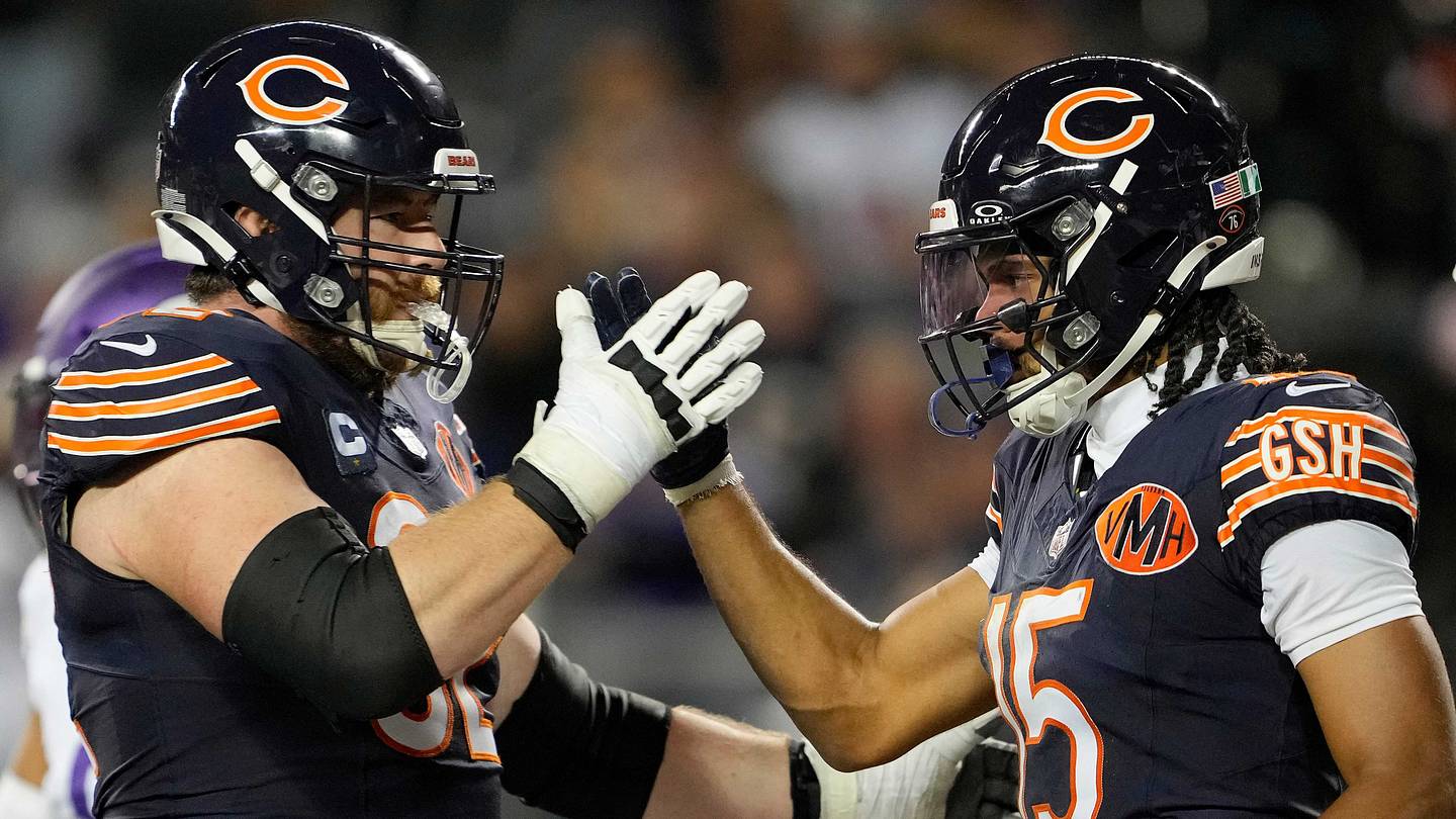 Joe Thuney stood out for the most frustrating reason in his Bears debut