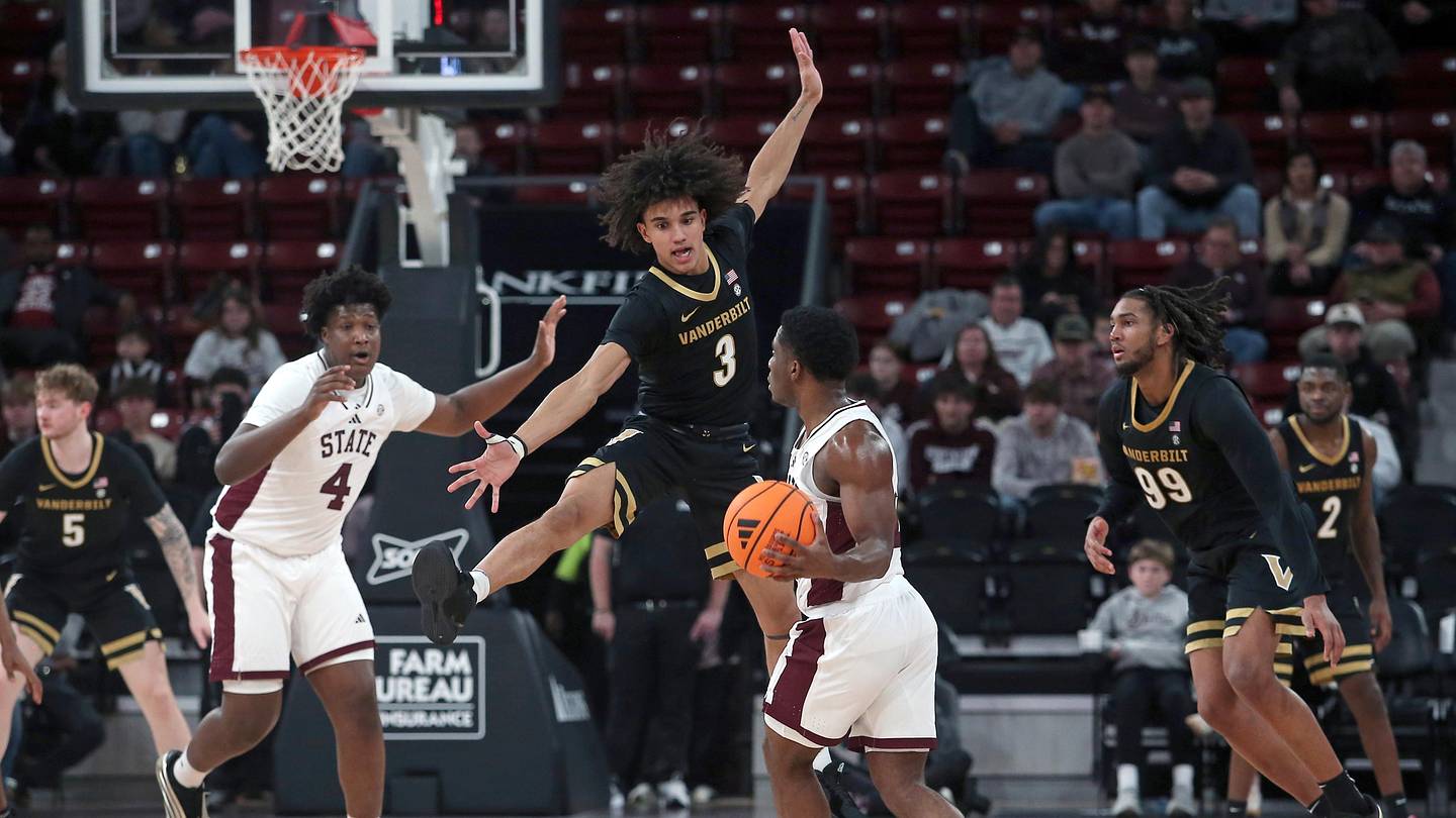 Tyler Tanner and Duke Miles Named to the 2026 Naismith DPOTY Watchlist