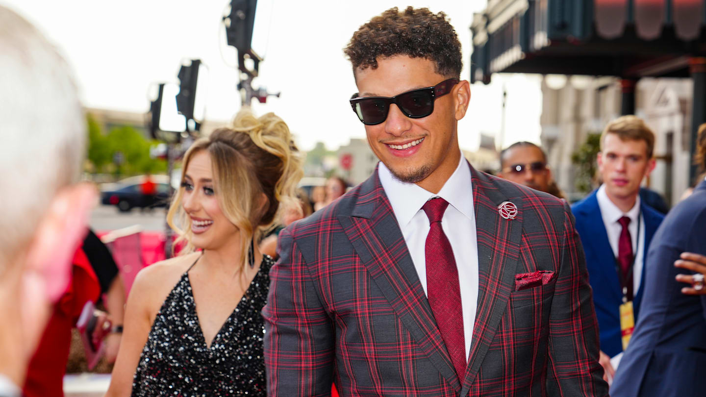Niner Noise has elite response to Patrick Mahomes Super Bowl ring photo