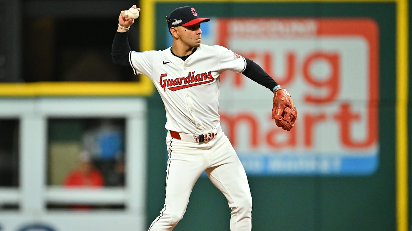 Guardians trade Andres Gimenez to Blue Jays in salary dump deal