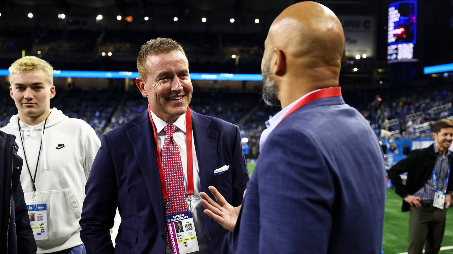 Who are the announcers and referees for Tennessee vs. Ohio State in the ...