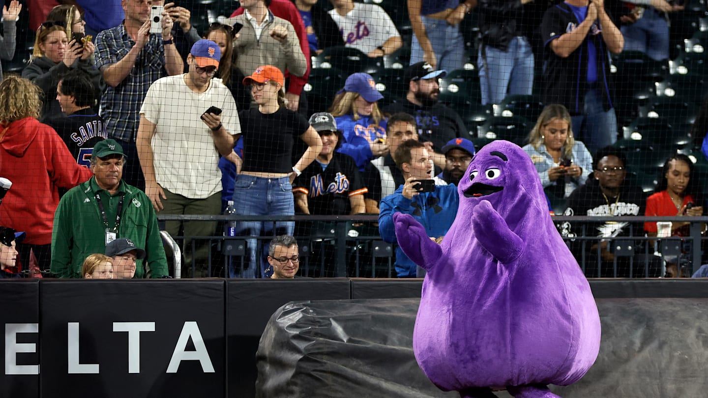 Mets take traditional Yankees turf thanks to general Grimace and purple ...