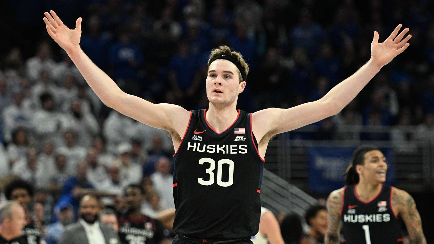UConn Assistant Coach Luke Murray Praises Liam McNeeley: 'That Was ...